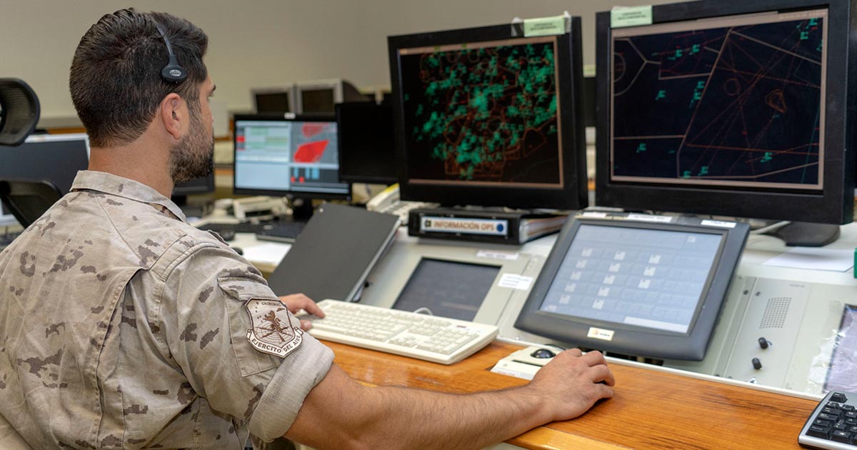 (#73) Los vigilantes del espacio aéreo, 24 horas en alerta - Aerovía